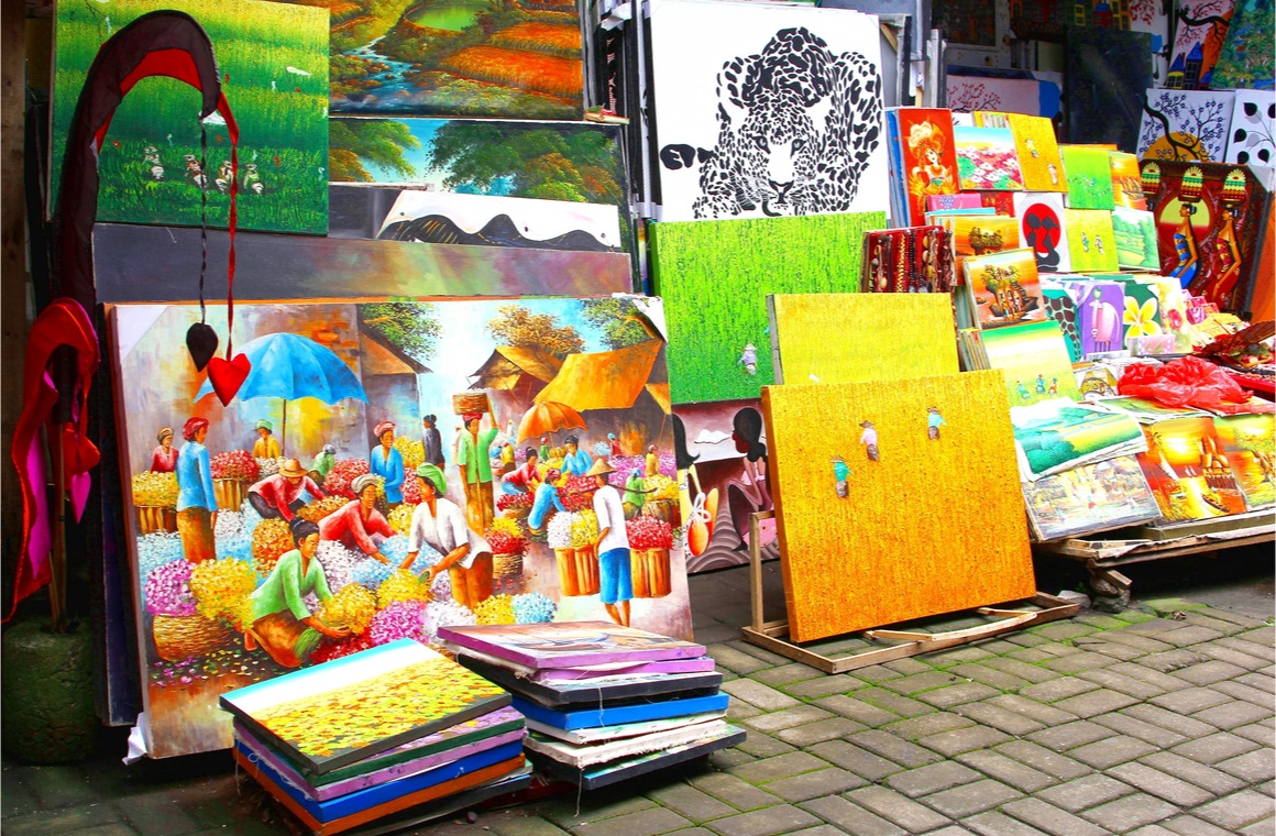 Here are some ways to reduce those costs of redecorating the living room!